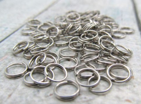 The Difference Between a Jump Ring and Split Ring | Craft Minute
